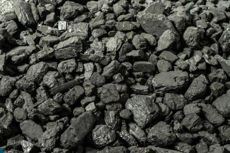 13+ Different Types of Black Rocks and Minerals (+Pics) | Earth Eclipse